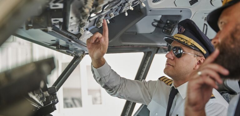 Captain vs First Officer: Key Differences in Roles and Responsibilities ...