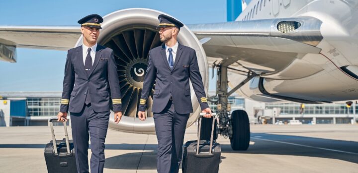 Jobs for Commercial Pilots with Low Hours: Where to Look for Entry ...